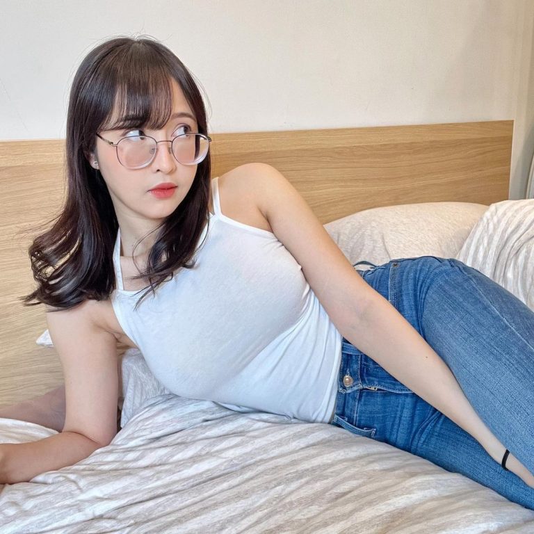 เดียร์ลอง Deerlong สาวดิสนี่ย์เจ้าของเสียงอันไพเราะ สุดเซ็กซี่ 18+